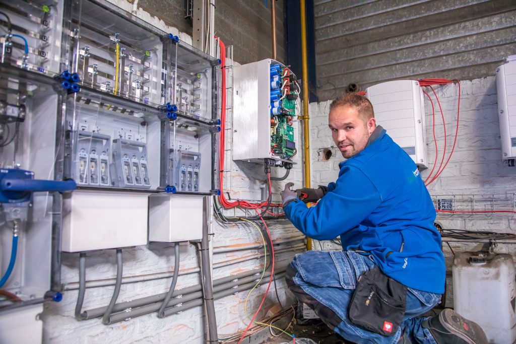 Gezocht: elektromonteur zonne-energiesystemen, commerciële ...